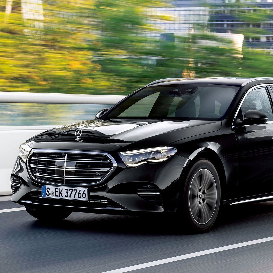 メルセデス・ベンツ新型「GLA」発表！1,000万円超えのハイパフォーマンスモデルも | カーナリズム